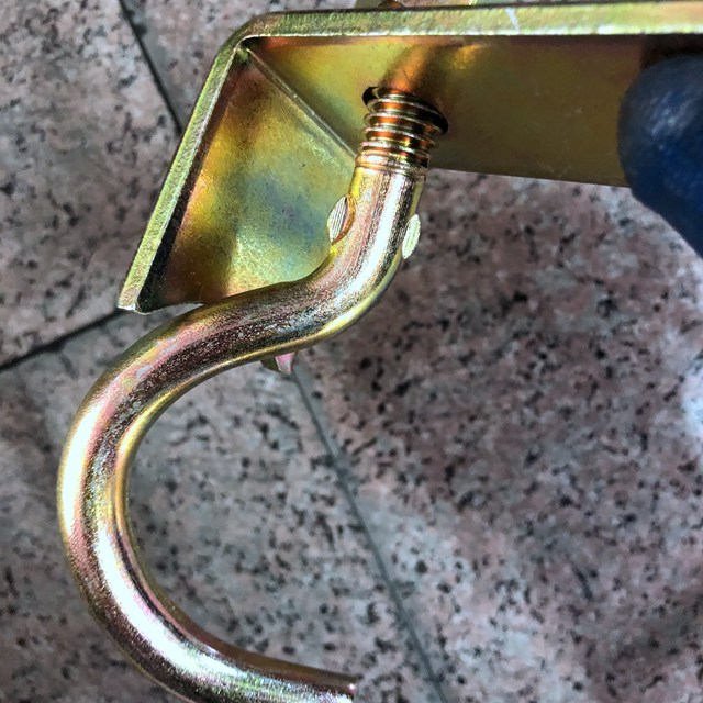 BS1139 EN74 Pressed Scaffolding Coupler Plated Toe Board Clip from ...