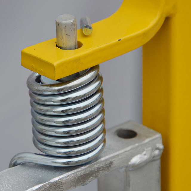 Spring Ladder Access Operated Scaffolding Safety Gate from China ...